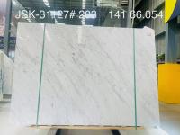 China Natural Carrara White Marble Stone Slabs Beveled Edge Abrasion Proof for sale