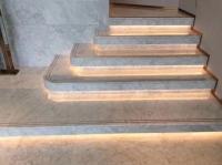China Brushed Italian Carrara White Marble Tiles For Step Abrasion Resistance for sale