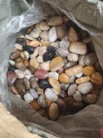 China Multicolor Natural Pebble Stone Polished River Pebbles For Landscaping Decoration for sale