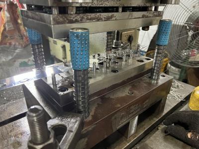China Welded Sheet Metal Stamping Dies 35-160 Tons Press Range for sale