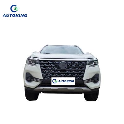 China White Nissan Paladin 5 Seater Pickup Truck 2.0L-2.5L 4WD SUV for sale