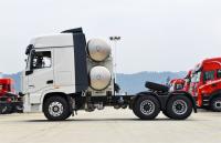 China Light Sinotruk Tractor Truck 6*4 4*2 With ACC Cruise Control And Cummins Engine for sale
