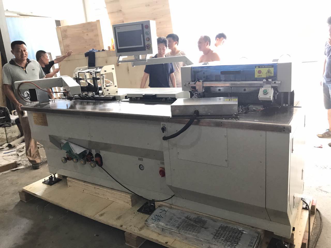 Double wire binding and punching machine pbw580