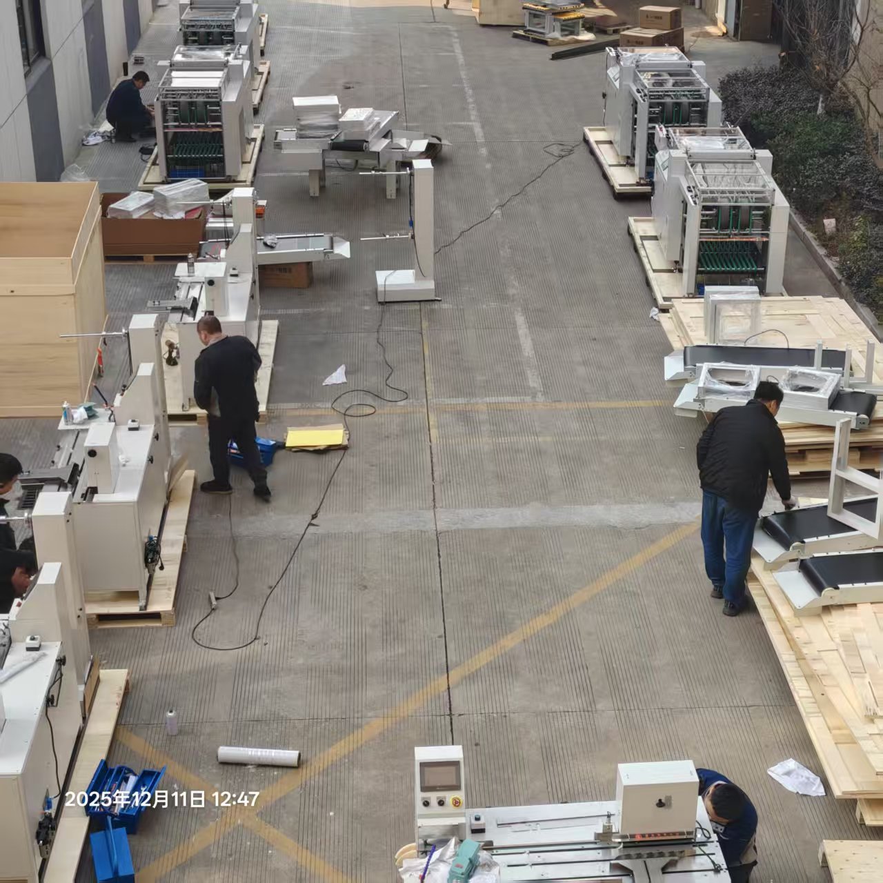 Automatic paper punching machine SPBB550 and wire o binding machine for notebooks do package