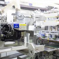 China CE Full Automatic Underpad Making Machinery with Oversea Installation for sale