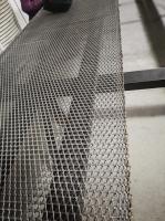 China SUS201 Stainless Steel Herringbone Conveyor Belt for Food Processing - Custom Sizes, ISO9001 Certified for sale