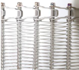China SS304 Stainless Steel Wire Link Herringbone Conveyor Belt 600mm Width for Sushi Production for sale