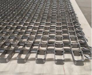 China 304/316 Stainless Steel Honeycomb Conveyor Belt 20cm-200cm Width with 1.2mm Thickness for Industrial Processing for sale