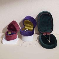 China Rich Suede Velvet Jewellery Box Custom For Wedding Day Women Engagement for sale