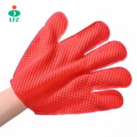 China OEM Quick Clean Eco-friendly Cleaning Grooming Wet Gloves, Soft & Gentle Non-woven Full Body Dry Bath Mitts for sale