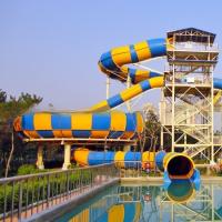 China 13.5m Height 4-Person Commercial Water Park Slide Equipment with 240 Guests/Hour Capacity and 500kg Load for sale