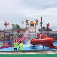 China 11KW Power Splash Water Playground Equipment with Anti-UV Protection - 18m x 16m Fiberglass Spray Park Structure for sale