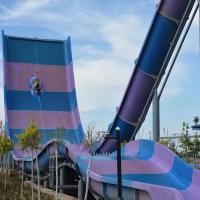 China Skin Raft Fiberglass Boomerango Water Park Slide for Adult for sale