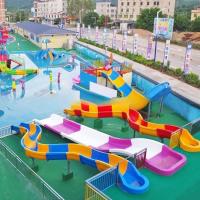 China LANCHAO-WS10 Fiberglass Water Slide 1.8m Height 300-600 Guests/Hour Capacity for Amusement Parks for sale