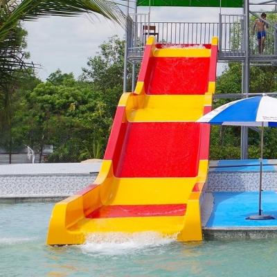 China 28m Family Fun Water Slide with 1.8m Width and 500kg Capacity - Customizable Fiberglass Amusement Park Slide for sale