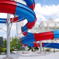 China Comfortable Outside Water Slides Fiberglass Waterslides Holiday Resort Combined for sale
