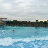 China LANCHAO-WP02 Air Operated Wave Pool Machine 45kW Power with 500-700m² Wave Area for Amusement Parks for sale