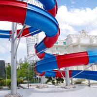 China OEM/ODM Open Spiral Water Slide 8m Height 81m Length for Amusement Parks for sale