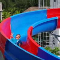 China OEM/ODM Open Spiral Water Slide 8m Height 81m Length for Amusement Parks for sale