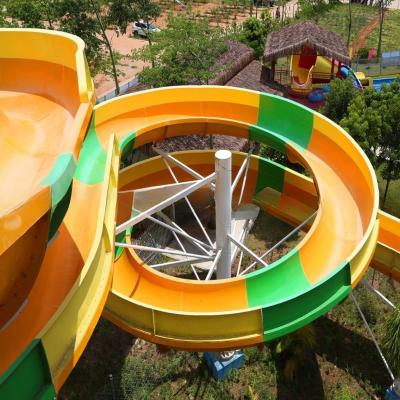 China Fiberglass Spiral Water Slide 8m Height 1.5m Width for Amusement Parks with 500kg Capacity for sale
