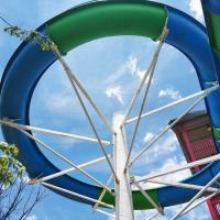 China Custom Spiral Fiberglass Water Slide 8m Height 120-180 Guests/Hour Capacity for Amusement Parks for sale