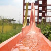 China Fiberglass Water Park Speed Slide 8m Height 180 Guests/Hr Capacity Colorful Design for sale