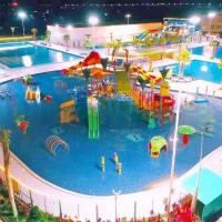 China Customizable Fiberglass Water Park Spray House with 500kg Capacity and 12+ Year Lifespan for sale