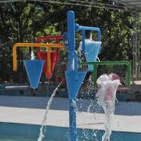 China Fiberglass Water Park Bucket Equipment with 500kg Capacity and 12+ Year Lifespan - Colorful Weather-Resistant Design for sale