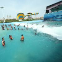 China Vacuum Tsunami Wave Pool Equipment 2m Height 55KW Power for Amusement Water Parks for sale
