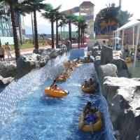 China Artificial Lazy River Wave Machine 30KW Power 0.8m Depth Water Park Equipment with 12+ Year Lifespan for sale