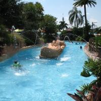 China Customizable Lazy River Water Park Equipment 30KW Power 0.8m Depth Fiberglass Construction for Outdoor Playgrounds for sale