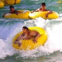 China Lazy River Water Park Equipment 100-400m Length 128.5KW Power ISO9001 Certified Fiberglass Construction for sale