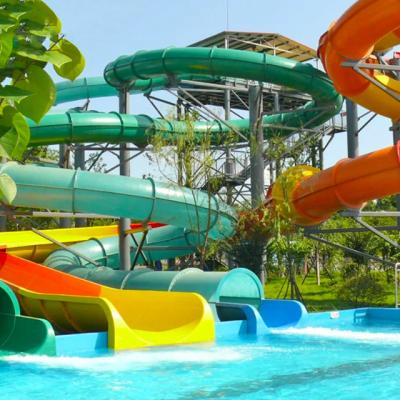 China Fiberglass Spiral Water Slide 8m Height 480 Guests/Hour Capacity for Amusement Parks and Swimming Pools for sale