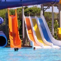 China Hot Dip Galvanized Fiberglass Water Slide 1.8m Height with 500kg Capacity for Theme Parks for sale