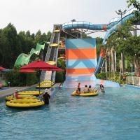 China High Speed Boomerango Water Slide with 12 Months Warranty and 5-10 Passenger Capacity for Amusement Parks for sale