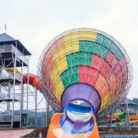 China Outdoor Use Fiberglass Water Slide with Combination Available and Color Customized for Amusement Parks for sale