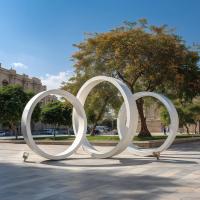 China Minimalistic White Rings Public Art Sculpture 260cm H Stainless Steel Urban Square Decoration for sale