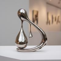 China Liquid Drop Mirror Stainless Steel Sculpture 40CM H Weather Resistant Metal Modern Art Customized for sale