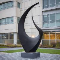 China Minimalist Black Metal Hotel Sculpture 200CM Stainless Steel Art for Courtyard Decoration for sale