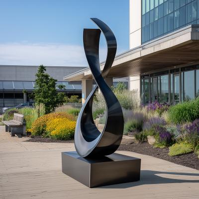 China Minimalist Black Metal Hotel Sculpture 200CM Stainless Steel Art for Courtyard Decoration for sale