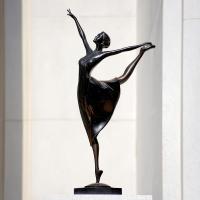 China Elegant Dancer Figure Sculpture Modern Art Statue For cInterior Decor for sale