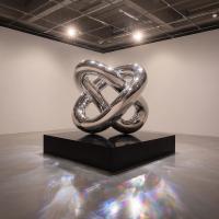 China 316L Stainless Steel Intertwining Knot Sculpture 220CM H Custom Public Art Installation for sale