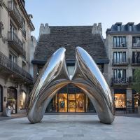 China Mirror Reflective Stainless Steel Abstract Sculpture 500CM H for Mall Art Installation for sale