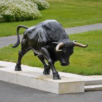 China Custom Bronze Bull Sculpture 150CM for Outdoor Garden Yard Decor for sale
