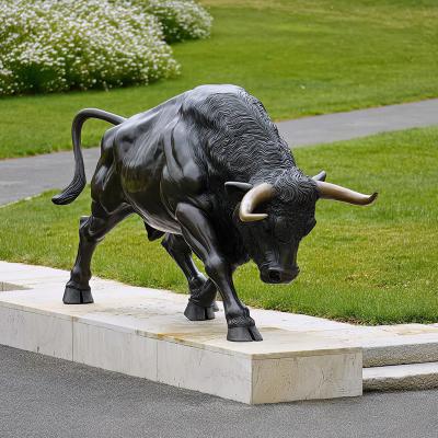 China Custom Bronze Bull Sculpture 150CM for Outdoor Garden Yard Decor for sale