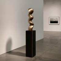 China Modern Gold Painted Abstract Metal Sculpture for Indoor Outdoor Decor for sale