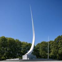 China Custom Tall White Metal Sculpture for Outdoor Public Art Projects for sale
