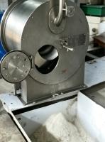 China HR300-N Double Stage Pushing Centrifuge 2500rpm for Edible Salt Potassium Chloride Fine Chemical for sale