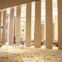 China Movable Acoustic Partition Wall Sound Proof Room Divider - 68mm to 105mm Thickness, 52-56dB Sound Reduction for sale
