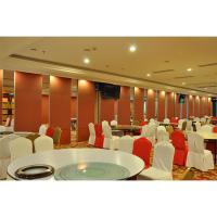 China Wood Partition Wall Panel 65mm Thickness with 52dB Sound Reduction - Movable Restaurant Divider System for sale